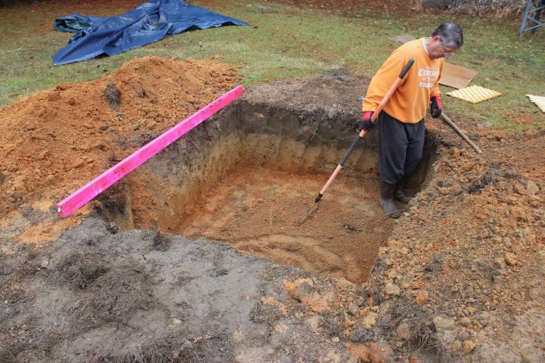 Rohn BX-64 Tower Install – W5UE